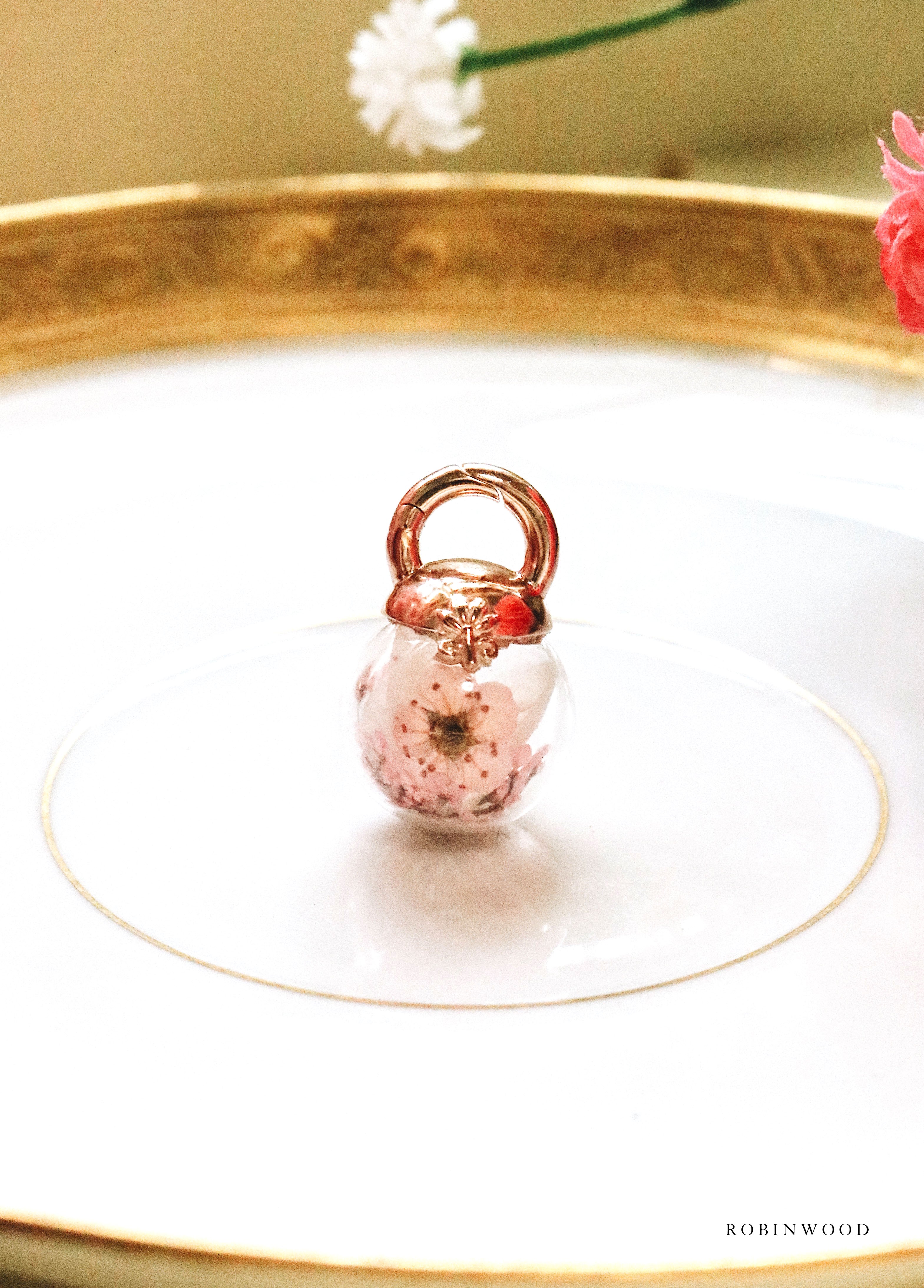 Flower Totem " Singnature Robinwood Totem ", Open & Close Flower Totem ...